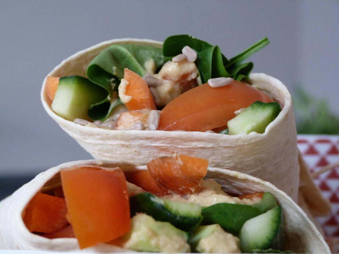 Recette : Wraps de houmous au curry & crudités – Con-fession